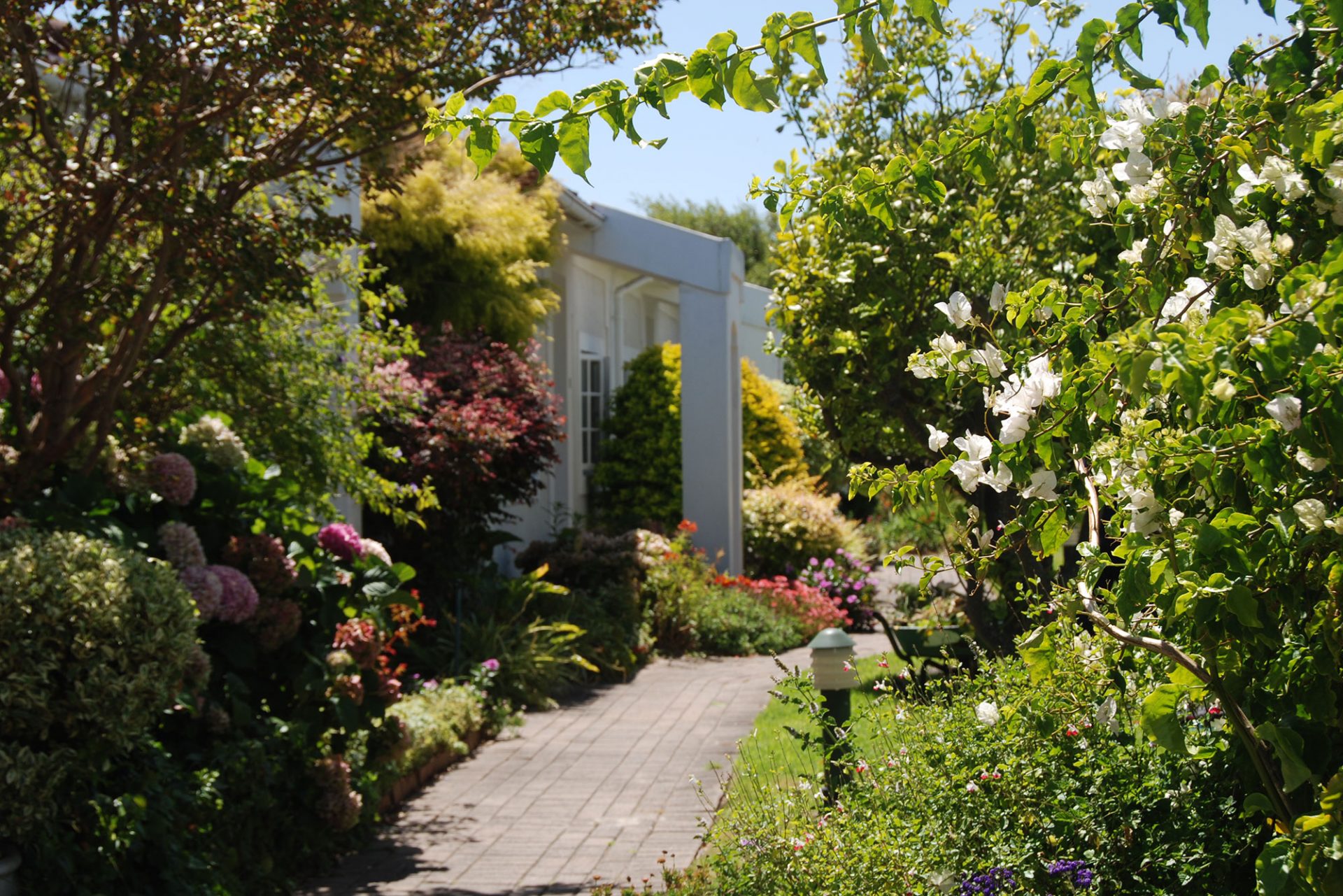 What Is Luxury Retirement (5 Key Features) - Faircape Life